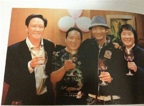 气功大师”王林与众明星合影曝光新浪图片