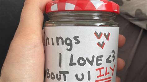 Le Pidió A Su Novio Que Escribiera Lo Que Más Le Gusta De Ella Y Su