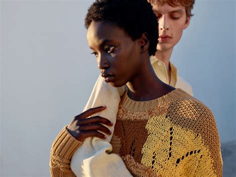 로로피아나 2022 봄 여름 광고 캠페인 패션서울