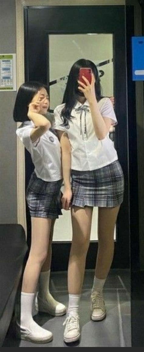 학교에 있는 현성 이님의 핀 화려한 여성 예쁜 여자 얼굴 여자 교복