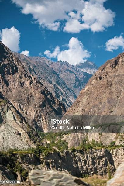 카라코람 고속도로를 따라 훈자 계곡의 아름다운 풍경 길기트 발티스탄 파키스탄 0명에 대한 스톡 사진 및 기타 이미지 0명 가을 강 Istock
