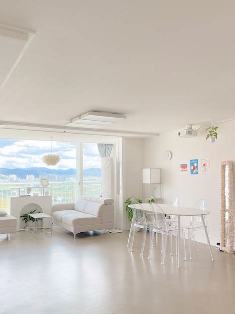 ⛅하늘을 가까이 루프탑 안 부러운 우리 집 거실 뷰 라이프스타일 슈퍼앱 오늘의집