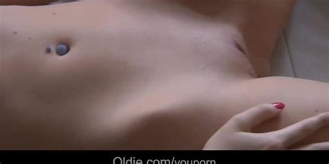 Old Installer Fix Young Pussy With Tongue