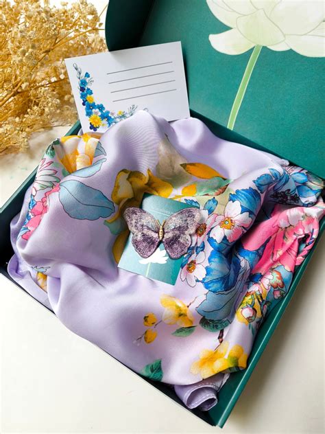 Lotus ️აბრეშუმი 180×90 ️ფასი 35 ლ ყუთით 39 ლ ️გულსაბნევი 15 ლ Facebook