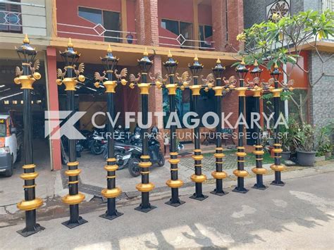 Tiang Lampu Antik Elegan Dan Estetik Futago Karya