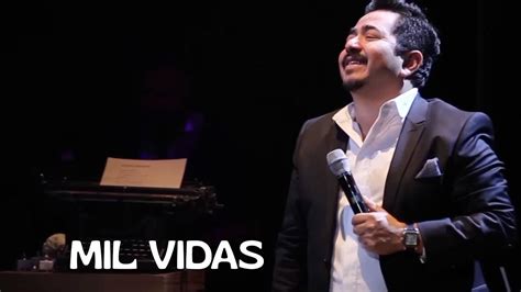 Mil Vidas Carlos Macias En Vivo Youtube Music