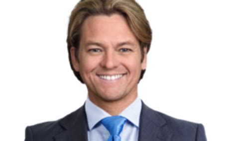 Tv Weatherman Kyle Hunter Sues Cbs For Sex Discrimination Daily Mail