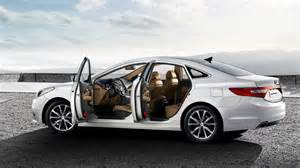 뭘 좀 아는 아빠들 신차 안 보고 ‘이 차 산다 700만 원에 누리는 회장님 車