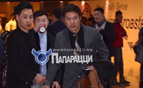 Өөрийгөө өргөмжилсөн Монголын хамгийн сайхан залуу