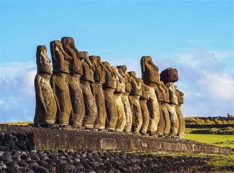 Moais In Ahu Tongariki Rapa Nui National Park Unesco Weltkulturerbe