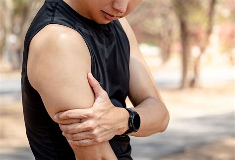 What A Biceps Tendon Rupture Feels Like And How To Treat It The