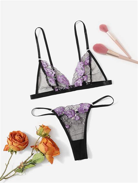 طقم ملابس داخلي شبكي مطرز بزهر