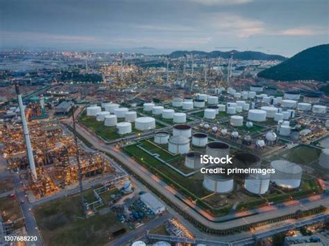 아시아의 원유 가스 사업 산업 및 정유 공장의 아침 전망 환경 0명에 대한 스톡 사진 및 기타 이미지 0명 가솔린 가스