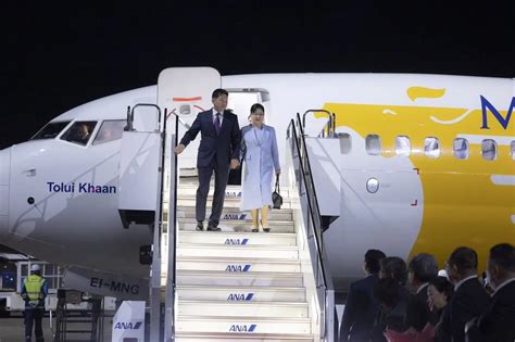 Ерөнхийлөгч У Хүрэлсүх гэрийн хамт Iii Чарльзыг хаан ширээнд залах ёслолд оролцоно Serune Mn