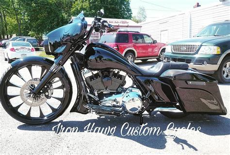 Custom Harley Bagger Motorcycles Built By Iron Hawg Cc Custom Harley