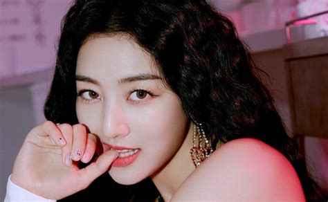 Twices Jihyo Stuns Fans With Heartfelt Sns Post As Group Announces Exciting Comeback Plans