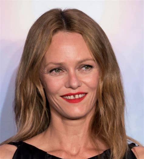 🎙️ Did Vanessa Paradis Get Her Teeth Fixed Lema
