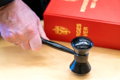 Tre Syrere Tiltalt For Gruppevoldtekt Av R Gammel Norsk Jente