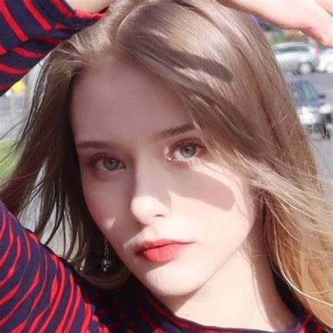 ౨ৎ ˖ ࣪⊹𝒱𝒾𝑜𝓁𝒶 ☀️👋2 Instagram