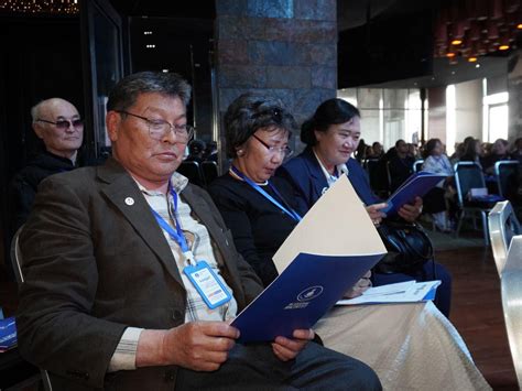 АН ын Үндсэн дүрэм хөтөлбөрийн шинэчилсэн төслийн есөн дүүргийн отгон хэлэлцүүлэг Хан Уул