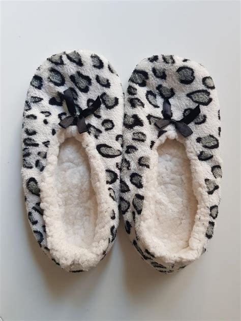 Домашні тапочки — ціна 250 грн у каталозі Капці Купити жіночі речі за доступною ціною на Шафі