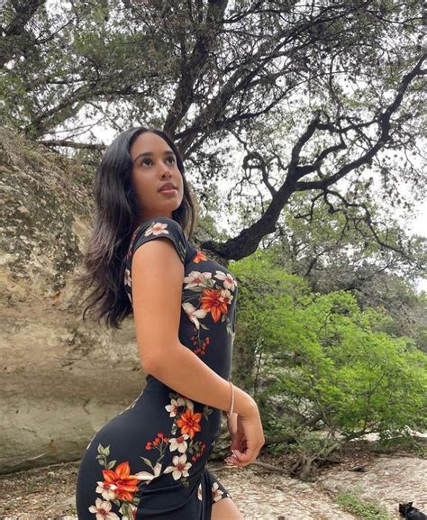 Emily Tosta Rcelebswithbigtits