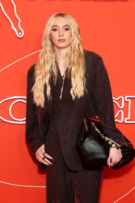 Paige Bueckers Rocks Two Sparkly Black Suits At Wnba 2025 Draft