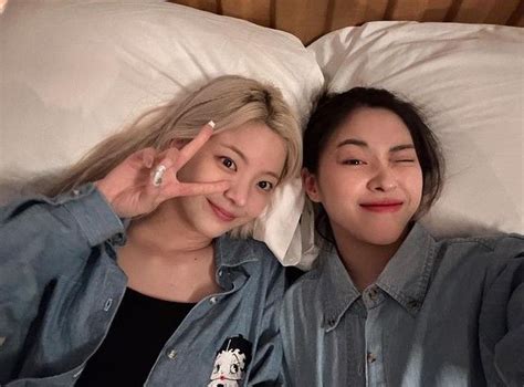 HAIHUANG Kpop ITZY WDZY Character 20 Cm Plush Toys YEJI RYUJIN YUNA Japanese Super Cute Plush