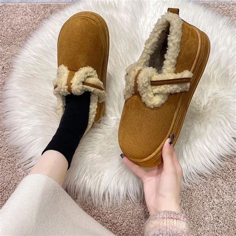 순잠 스웨이드 아웃라인 뽀글이 양털 겨울 로퍼 블로퍼 단화 방한 슬리퍼 New 에이블리