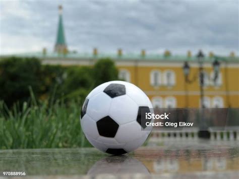 러시아 모스크바에 있는 Fotball 우승에에서 월드컵 2018에 대 한 개념 공 스포츠 장비에 대한 스톡 사진 및 기타 이미지 공 스포츠 장비 0명 2018년