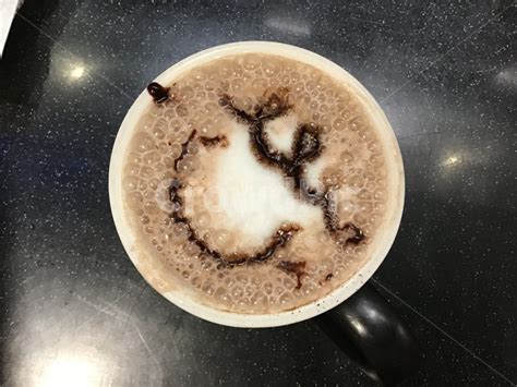 커피 라떼아트 머그잔 카페 Coffee 사진이미지일러스트캘리그라피 유시yuci작가