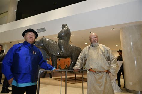 Чингис хаан үндэсний музейд Монголын их амар амгалан үзэсгэлэнг нээв