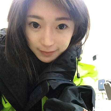 出沒在桃園！大眼正妹警察「angel Lin」，制服底下竟有嫩白酥胸＋極細蠻腰：拜託逮捕我！ Mgs美女番号网