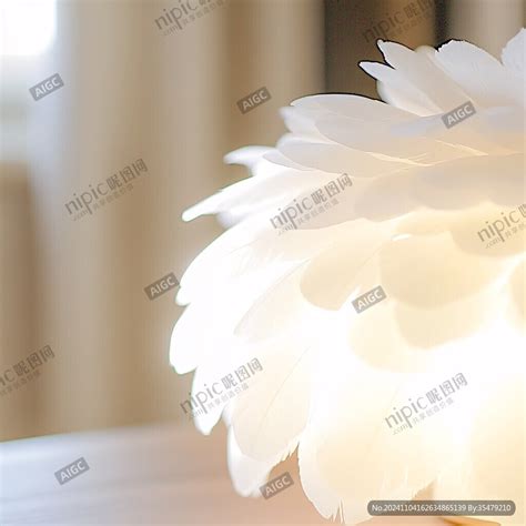 Ai创作图花朵装饰灯 氛围感落日灯 光影雏菊 创意花卉灯饰 温暖柔和灯光 客厅卧室花瓣形灯罩 桌面装饰灯效果 光桌面壁纸 光影白色花朵 蒲公英艺术照明灯具 智能灯主图 温馨的台灯 灯床头灯