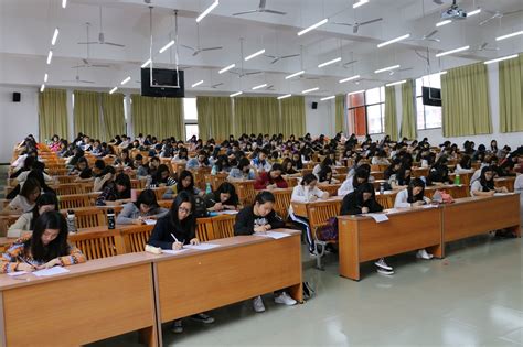 笔尖上的风采 经济与金融系党团知识竞赛顺利进行 广州华商学院数字金融学院