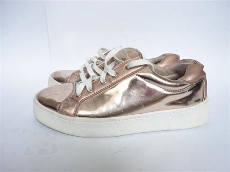 Дзеркальні дуже гарні кросівки р 40 — ціна 191 грн у каталозі Кросівки Купити жіночі речі