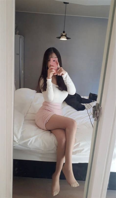 스타킹에 있는 핀 교복 스타일 고급 패션 여자 교복