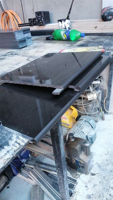 Tile Cutting Tile Cutting ටයිල් කැපීම සහ ඩිසයින් දැමීම