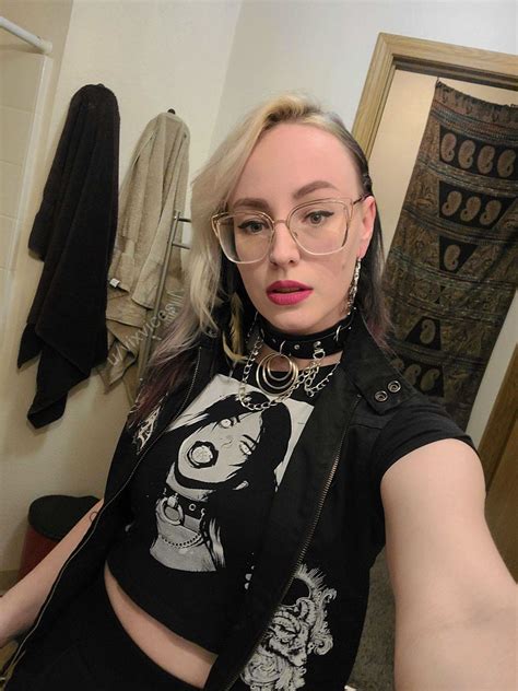 Was Feeling Cute For The Metal Show [f30] R Selfie