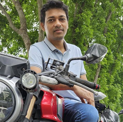 Torulata নামঃ কাঠালিচাপা ঘ্রাণ যুক্ত ফুল চারার মূল্যঃ ৩৫০ টাকা আমাদের আরো বিভিন্ন গাছের