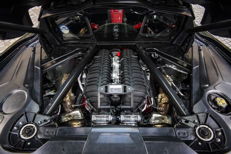 【試乗】新型 シボレー コルベット Z06｜高回転域も余裕のレース直系v8自然吸気エンジンを積む、世界最高峰のアメリカンミッドシップ！：試乗レポート｜日刊カーセンサー