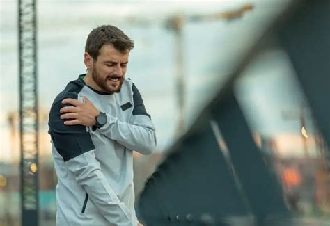 Learn What Does A Torn Rotator Cuff Feel Like