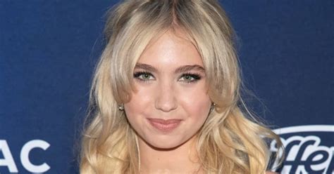 Why Cassie From Hocus Pocus Looks So Familiar