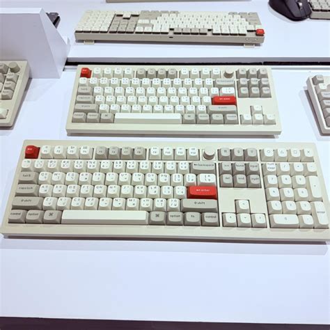 ใช้ชอบคีย์บอร์ดฟิลสไตล์โทน Ibm ท็อฟฟี่เป็นตุ๊ดซ่อมคอม Facebook