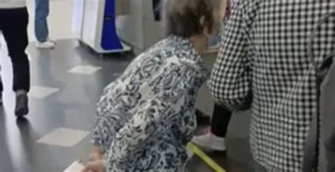 雇人陪父母看病，成为一种新职业腾讯新闻