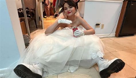 Selena Gomez Becomes The First Woman Celebrity To Hit 400 Million