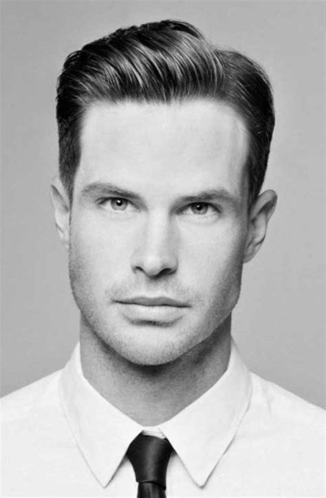 Чоловічі зачіски для волосся середньої довжини