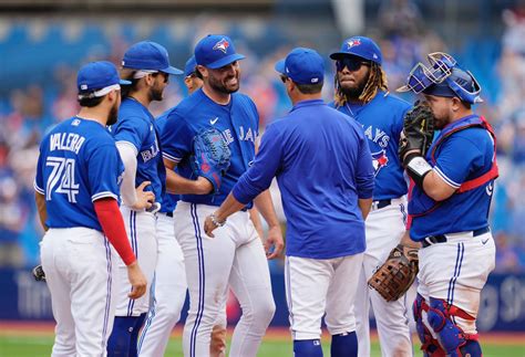 Download Toronto Blue Jays Team With Robbie Ray Wallpaper