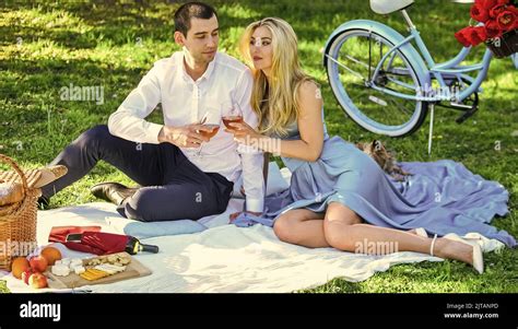 Love You Tender Valentines Day Picnic Romantic Picnic In Park Cute Couple On Date On Blanket