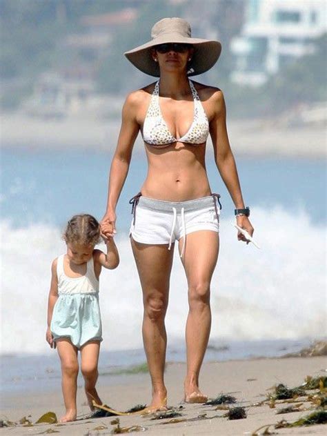 Pin On Celebrity Beach Styles